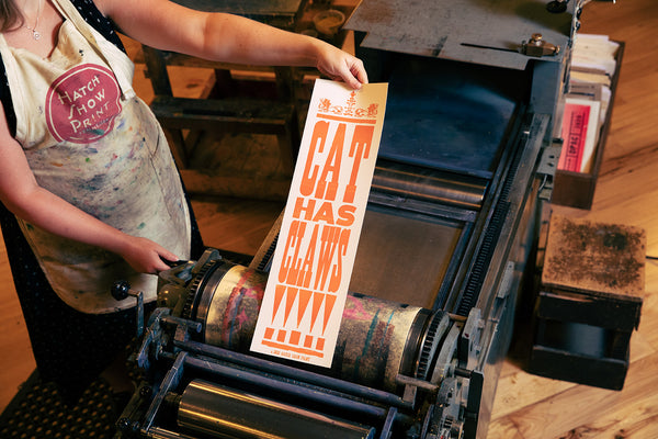 Cat Has CLAWS!!!!! Poster – Hatch Show Print